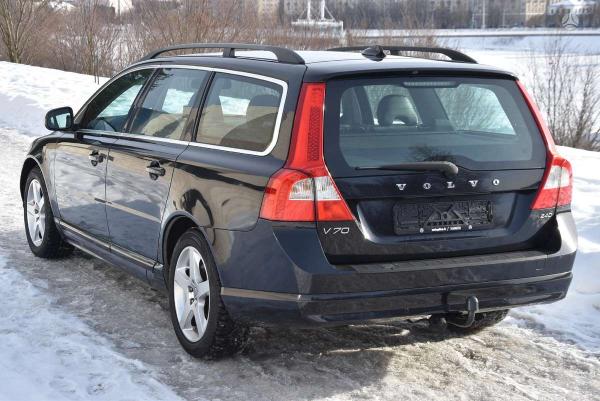 Black Volvo V70 2010 in Vilnius, with an engine capacity of 2.40 L and mileage of 325 thousand km for 4300 €, photo 2 on AUTOMOTO.COM.LV