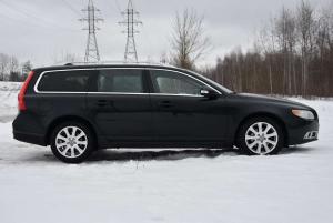 Black Volvo V70 2010 in Vilnius, with an engine capacity of 2.40 L and mileage of 277 thousand km for 4500 €, photo 3 on AUTOMOTO.COM.LV