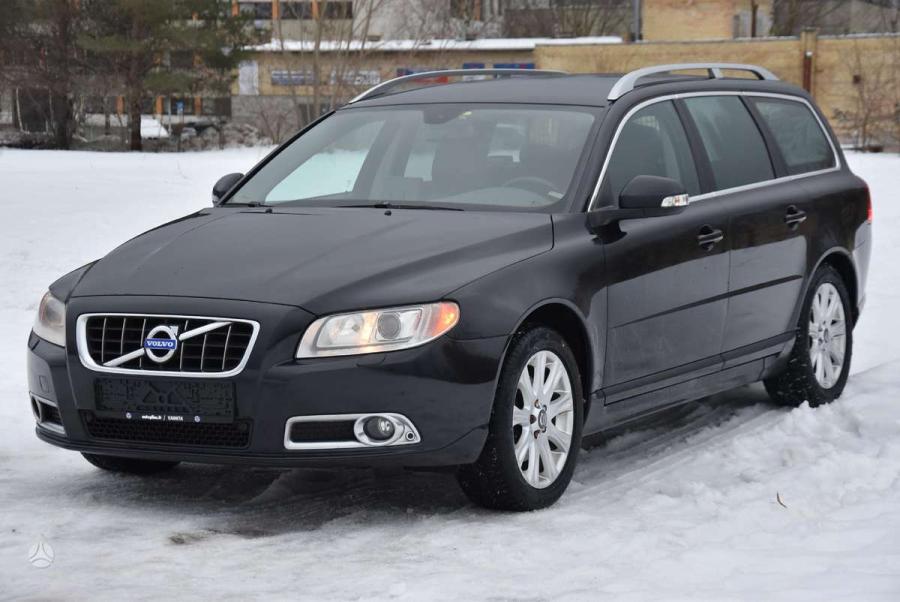 Black Volvo V70 2010 in Vilnius, with an engine capacity of 2.40 L and mileage of 277 thousand km for 4500 €, photo 4 on AUTOMOTO.COM.LV