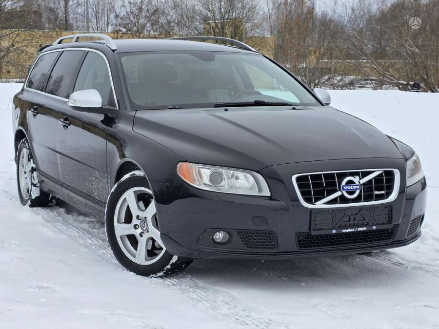 Black Volvo V70 2010 in Vilnius, with an engine capacity of 2.00 L and mileage of 313 thousand km for 4500 €, photo 1 on AUTOMOTO.COM.LV