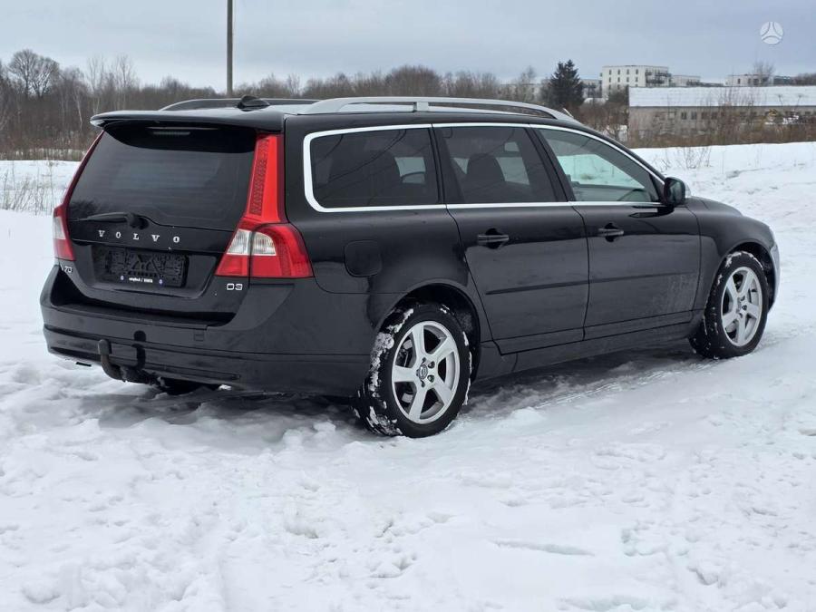 Black Volvo V70 2010 in Vilnius, with an engine capacity of 2.00 L and mileage of 313 thousand km for 4500 €, photo 2 on AUTOMOTO.COM.LV