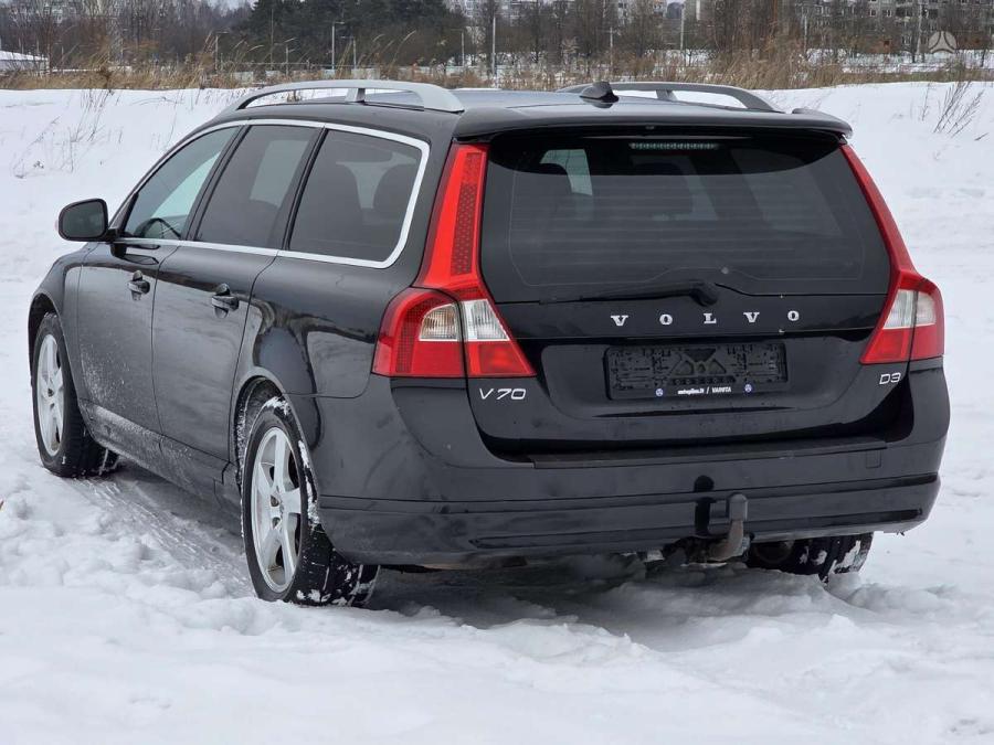 Black Volvo V70 2010 in Vilnius, with an engine capacity of 2.00 L and mileage of 313 thousand km for 4500 €, photo 5 on AUTOMOTO.COM.LV