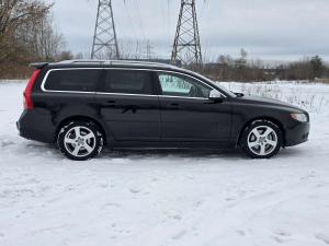 Black Volvo V70 2010 in Vilnius, with an engine capacity of 2.00 L and mileage of 313 thousand km for 4500 €, photo 7 on AUTOMOTO.COM.LV