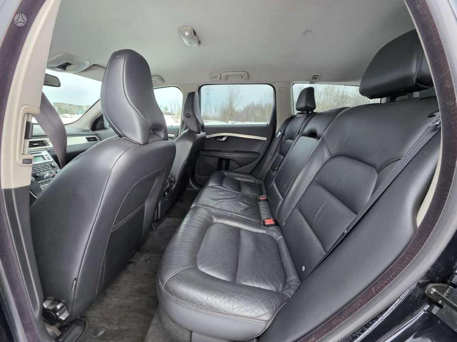 Black Volvo V70 2010 in Vilnius, with an engine capacity of 2.00 L and mileage of 313 thousand km for 4500 €, photo 10 on AUTOMOTO.COM.LV