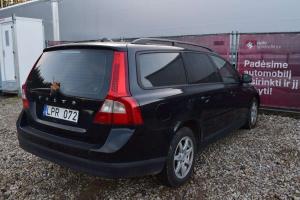 Black Volvo V70 2010 in Vilnius, with an engine capacity of 2.00 L and mileage of 375 thousand km for 3000 €, photo 4 on AUTOMOTO.COM.LV