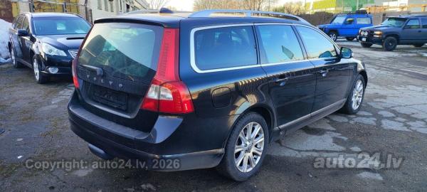 Black Volvo V70 2010 in Tallinn, with an engine capacity of 2.00 L and mileage of 278 thousand km for 6690 €, photo 7 on AUTOMOTO.COM.LV