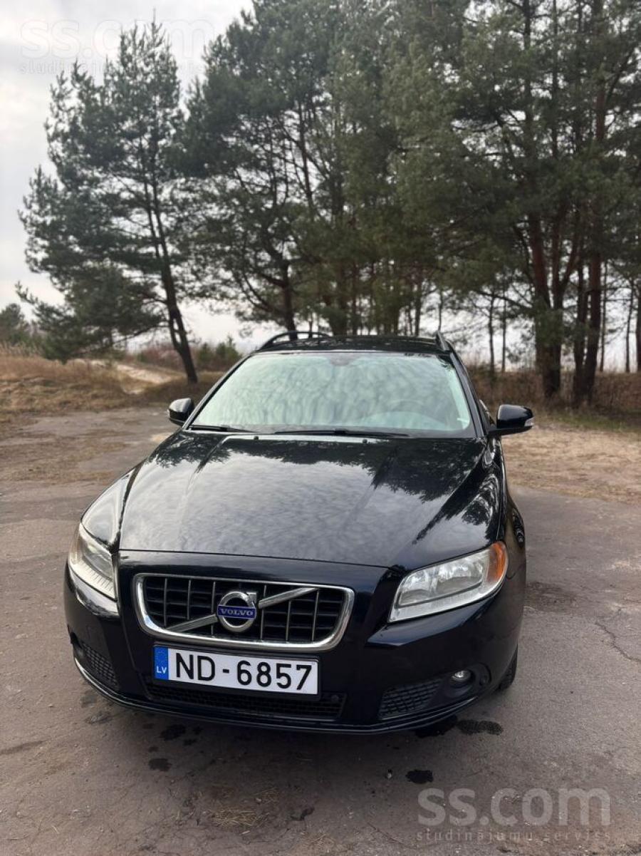 Melns Volvo V70 2010 Jūrmala, ar dzinēja tilpumu 2.40 L un nobraukumu 329 tūkst. km par 5200 €, foto 1 vietnē AUTOMOTO.COM.LV