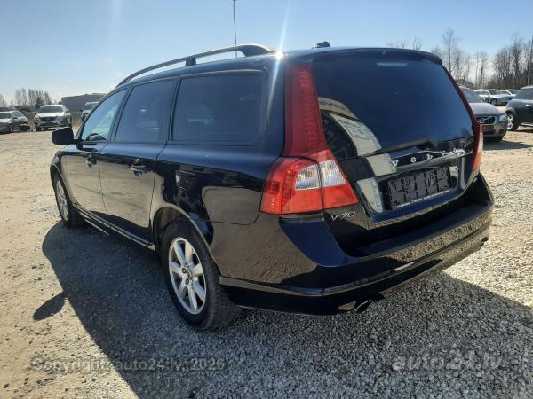 Black Volvo V70 2010 in Tartu, with an engine capacity of 2.40 L and mileage of 199 thousand km for 6900 €, photo 3 on AUTOMOTO.COM.LV