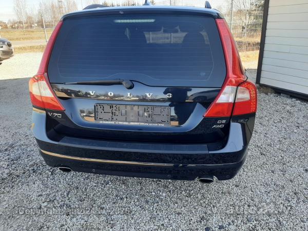 Black Volvo V70 2010 in Tartu, with an engine capacity of 2.40 L and mileage of 199 thousand km for 6900 €, photo 4 on AUTOMOTO.COM.LV