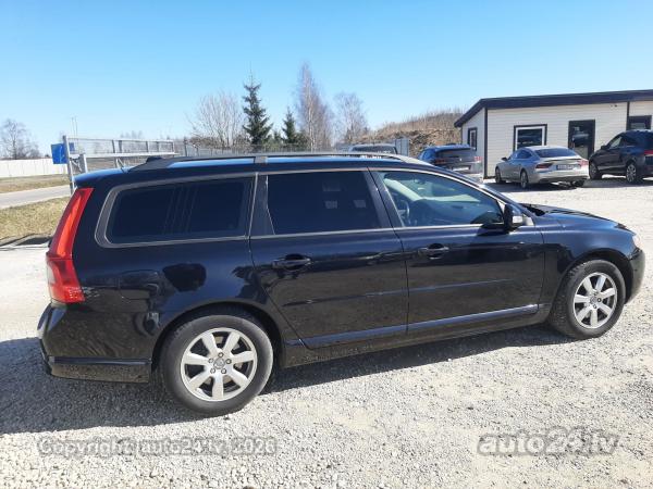 Black Volvo V70 2010 in Tartu, with an engine capacity of 2.40 L and mileage of 199 thousand km for 6900 €, photo 10 on AUTOMOTO.COM.LV