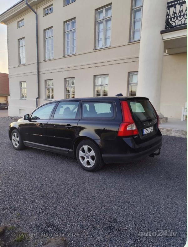 Melns Volvo V70 2010 Tallina, ar dzinēja tilpumu 2.40 L un nobraukumu 484 tūkst. km par 4650 €, foto 3 vietnē AUTOMOTO.COM.LV