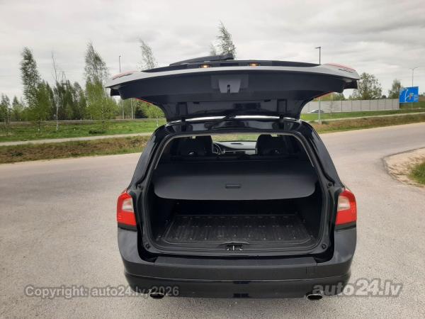 Melns Volvo V70 2010 Tartu, ar dzinēja tilpumu 2.40 L un nobraukumu 199 tūkst. km par 6900 €, foto 5 vietnē AUTOMOTO.COM.LV