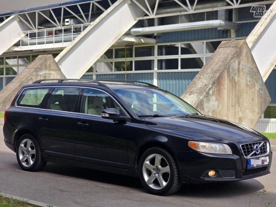 Black Volvo V70 2010 in Vilnius, with an engine capacity of 2.00 L and mileage of 423 thousand km for 2500 €, photo 1 on AUTOMOTO.COM.LV