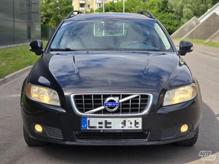 Black Volvo V70 2010 in Vilnius, with an engine capacity of 2.00 L and mileage of 423 thousand km for 2500 €, photo 8 on AUTOMOTO.COM.LV