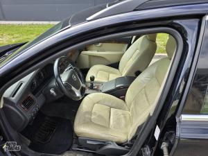 Black Volvo V70 2010 in Vilnius, with an engine capacity of 2.00 L and mileage of 423 thousand km for 2500 €, photo 10 on AUTOMOTO.COM.LV