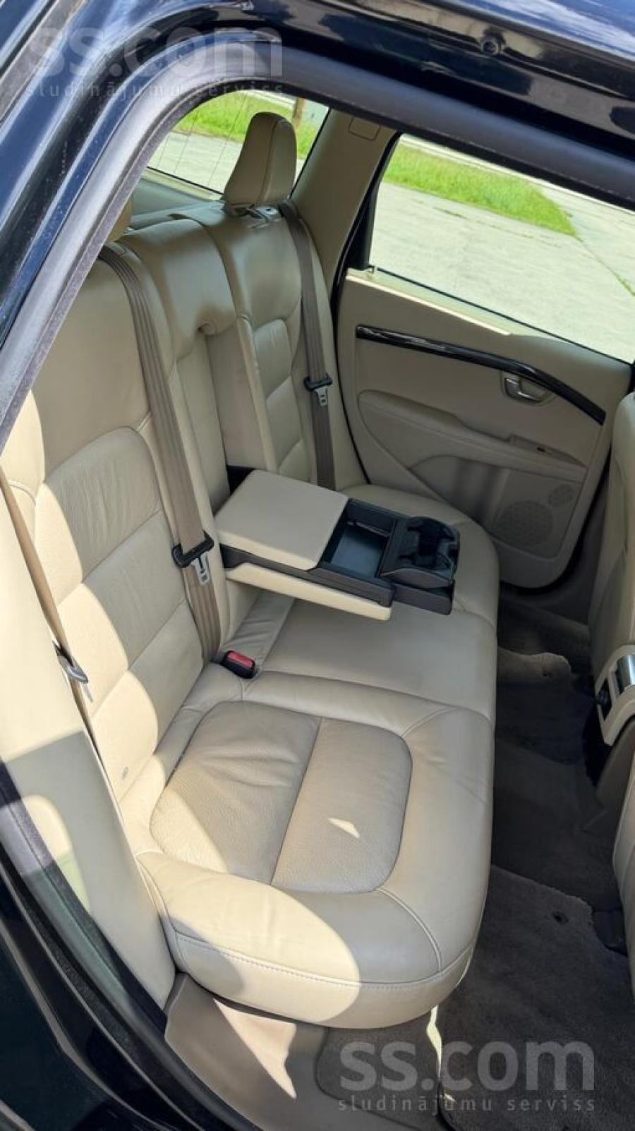 Melns Volvo V70 2010 Aizkraukle, ar dzinēja tilpumu 1.60 L un nobraukumu 283 tūkst. km par 2270 €, foto 12 vietnē AUTOMOTO.COM.LV