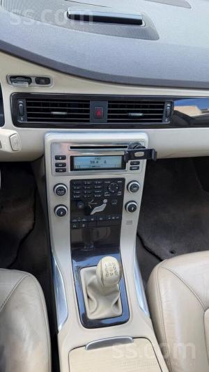 Melns Volvo V70 2010 Aizkraukle, ar dzinēja tilpumu 1.60 L un nobraukumu 283 tūkst. km par 2270 €, foto 13 vietnē AUTOMOTO.COM.LV