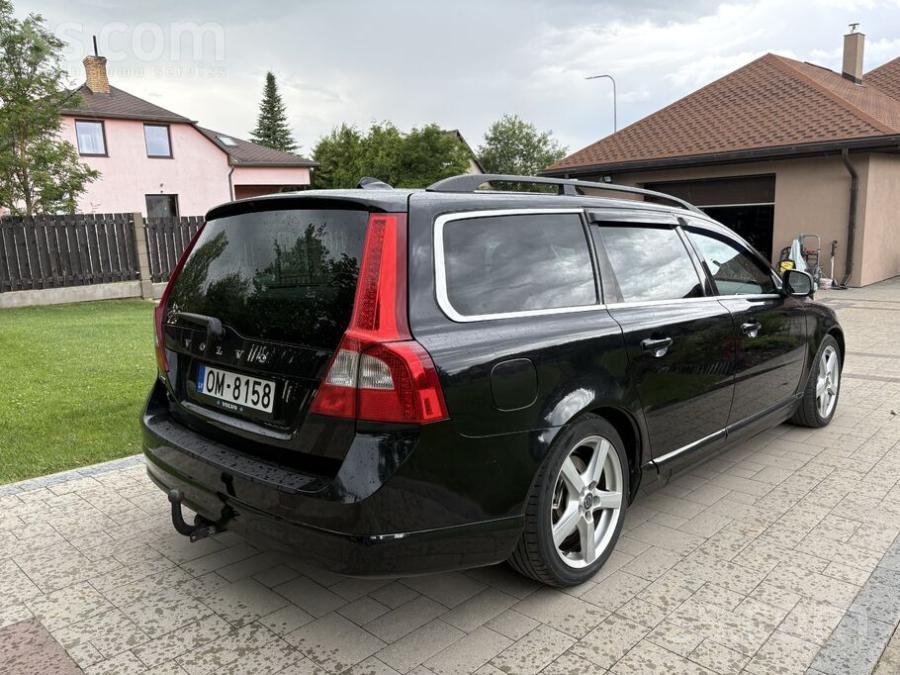 Melns Volvo V70 2010 Bauska, ar dzinēja tilpumu 1.60 L un nobraukumu 285 tūkst. km par 3700 €, foto 6 vietnē AUTOMOTO.COM.LV