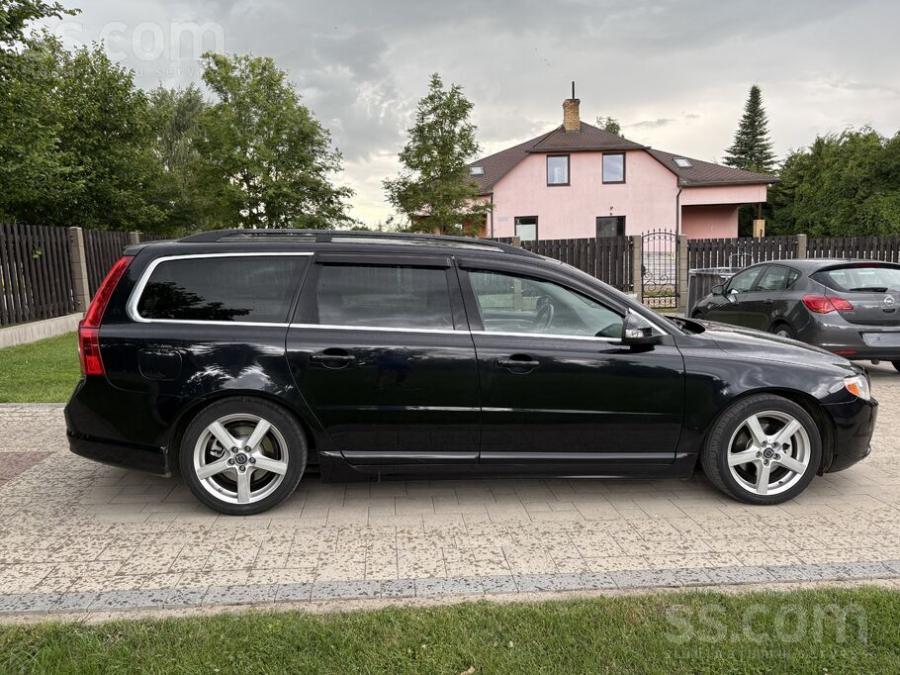 Melns Volvo V70 2010 Bauska, ar dzinēja tilpumu 1.60 L un nobraukumu 285 tūkst. km par 3700 €, foto 7 vietnē AUTOMOTO.COM.LV