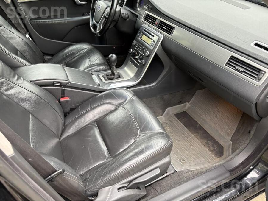 Melns Volvo V70 2010 Bauska, ar dzinēja tilpumu 1.60 L un nobraukumu 285 tūkst. km par 3700 €, foto 16 vietnē AUTOMOTO.COM.LV