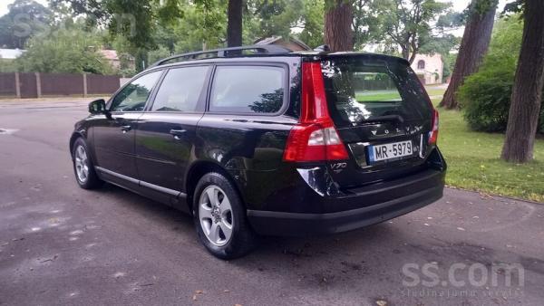 Melns Volvo V70 2010 Rīga, ar dzinēja tilpumu 2.40 L un nobraukumu 248 tūkst. km par 4850 €, foto 3 vietnē AUTOMOTO.COM.LV