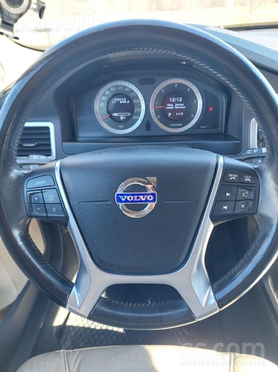 Melns Volvo V70 2010 Talsi, ar dzinēja tilpumu 2.40 L un nobraukumu 250 tūkst. km par 5850 €, foto 10 vietnē AUTOMOTO.COM.LV