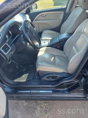 Melns Volvo V70 2010 Talsi, ar dzinēja tilpumu 2.40 L un nobraukumu 250 tūkst. km par 5850 €, foto 14 vietnē AUTOMOTO.COM.LV
