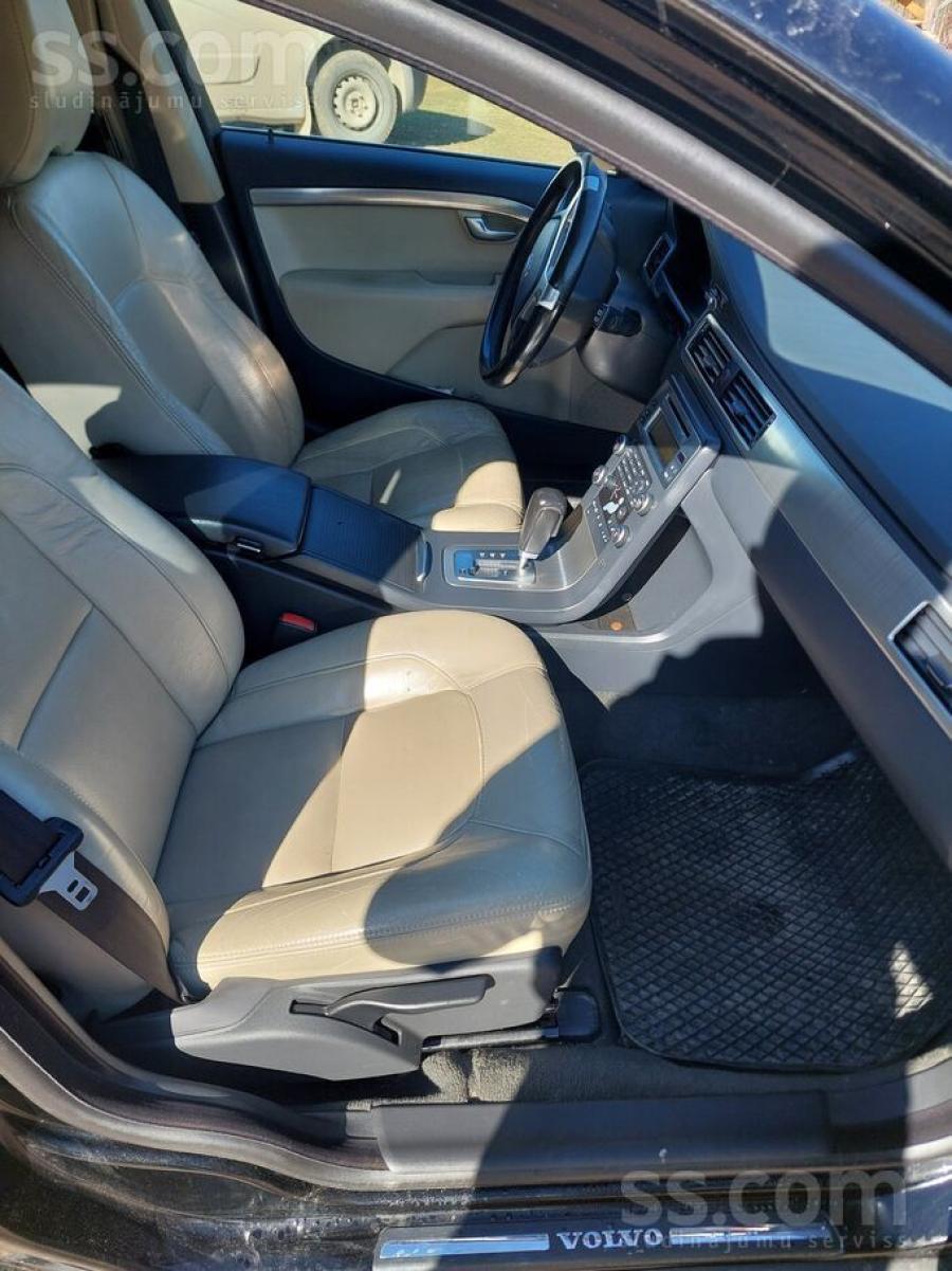 Melns Volvo V70 2010 Talsi, ar dzinēja tilpumu 2.40 L un nobraukumu 250 tūkst. km par 5850 €, foto 15 vietnē AUTOMOTO.COM.LV