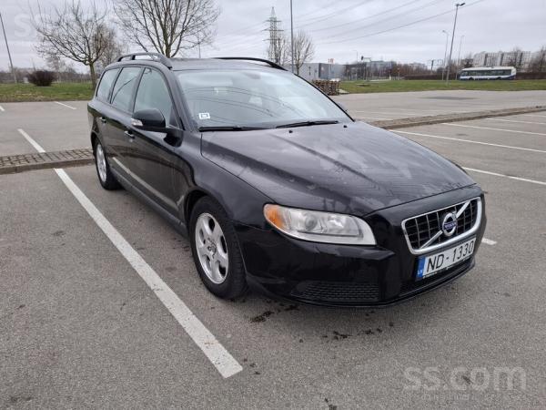Melns Volvo V70 2010 Rīga, ar dzinēja tilpumu 1.60 L un nobraukumu 310 tūkst. km par 4900 €, foto 9 vietnē AUTOMOTO.COM.LV