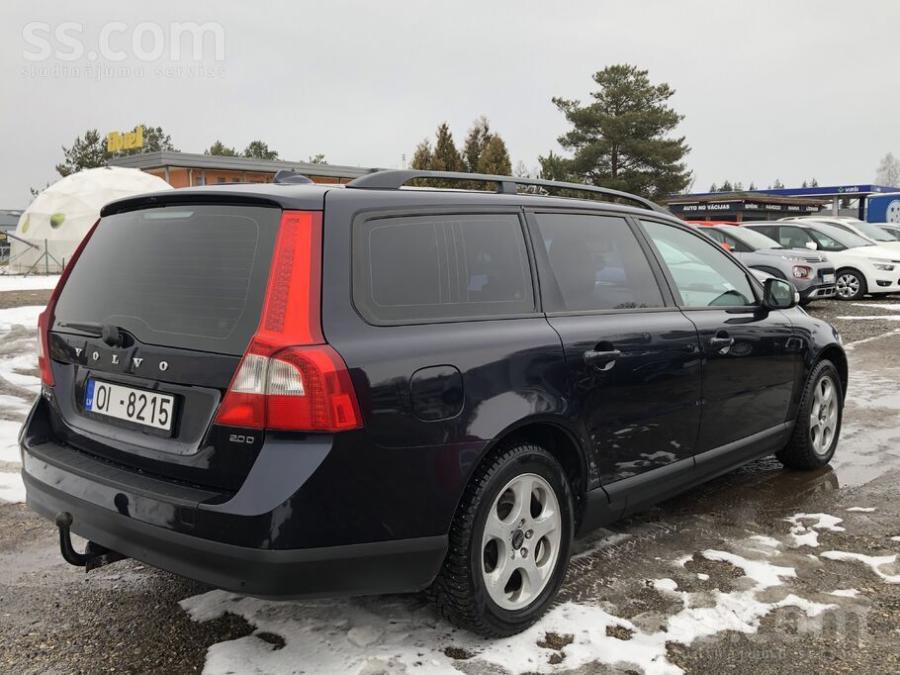 Melns Volvo V70 2010 Cēsis, ar dzinēja tilpumu 2.00 L un nobraukumu 0 tūkst. km par 3600 €, foto 3 vietnē AUTOMOTO.COM.LV
