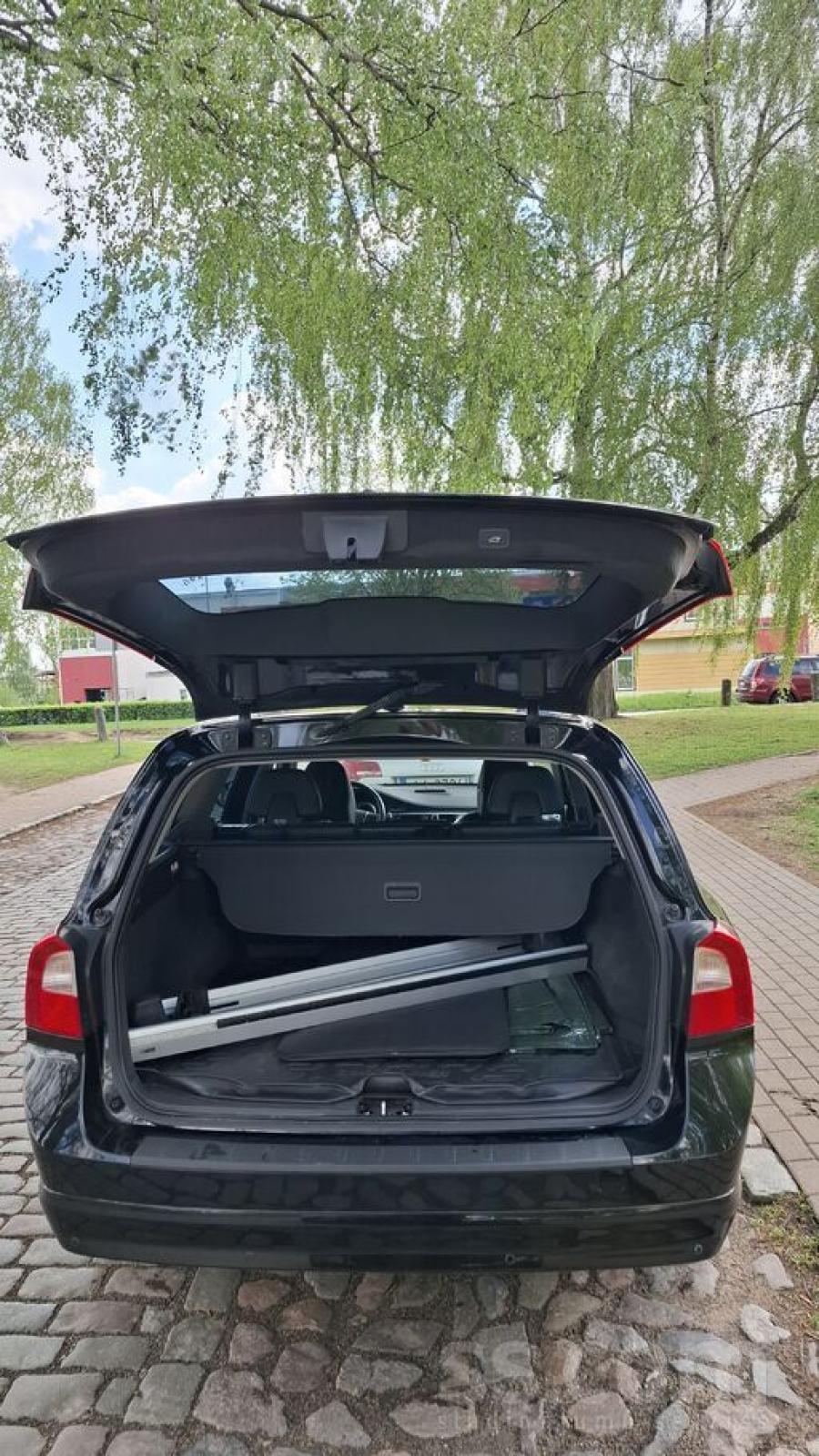 Melns Volvo V70 2010 Rīga, ar dzinēja tilpumu 1.60 L un nobraukumu 0 tūkst. km par 2450 €, foto 4 vietnē AUTOMOTO.COM.LV