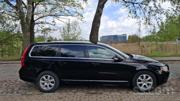Melns Volvo V70 2010 Rīga, ar dzinēja tilpumu 1.60 L un nobraukumu 0 tūkst. km par 2450 €, foto 4 vietnē AUTOMOTO.COM.LV