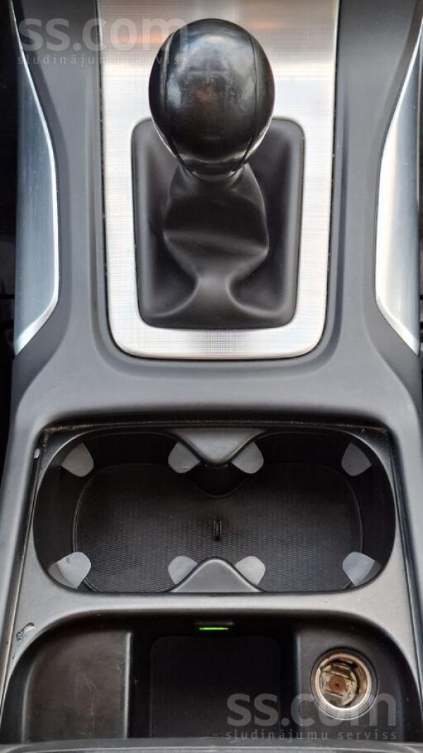 Melns Volvo V70 2010 Rīga, ar dzinēja tilpumu 1.60 L un nobraukumu 0 tūkst. km par 2450 €, foto 10 vietnē AUTOMOTO.COM.LV