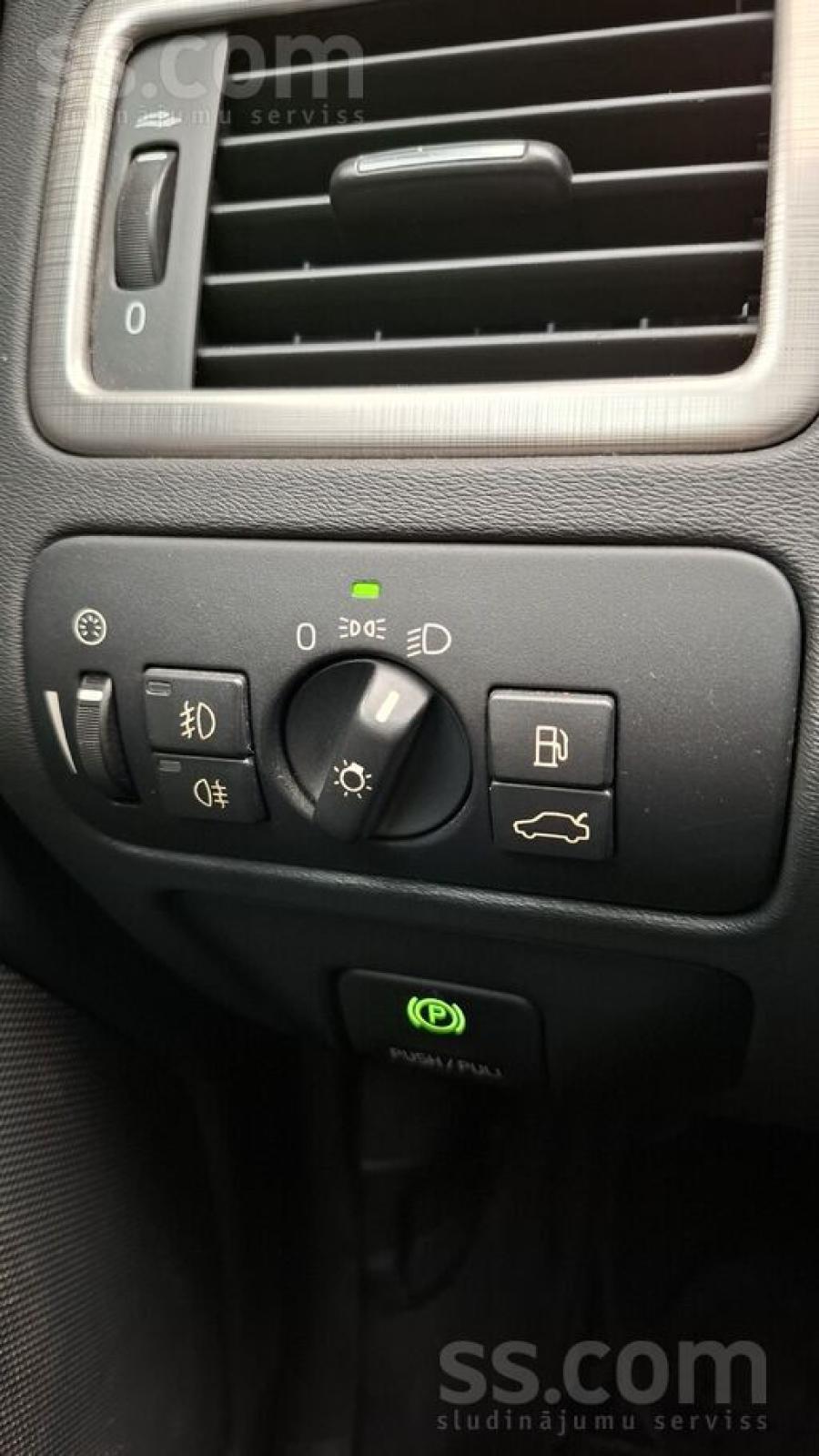 Melns Volvo V70 2010 Rīga, ar dzinēja tilpumu 1.60 L un nobraukumu 0 tūkst. km par 2450 €, foto 15 vietnē AUTOMOTO.COM.LV