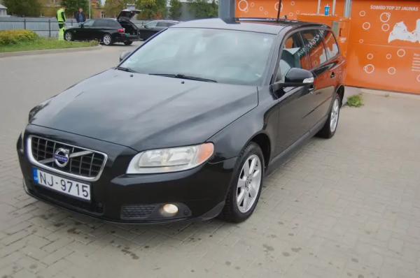 Melns Volvo V70 2010 Jēkabpils, ar dzinēja tilpumu 2.00 L un nobraukumu 308 tūkst. km par 4650 €, foto 3 vietnē AUTOMOTO.COM.LV