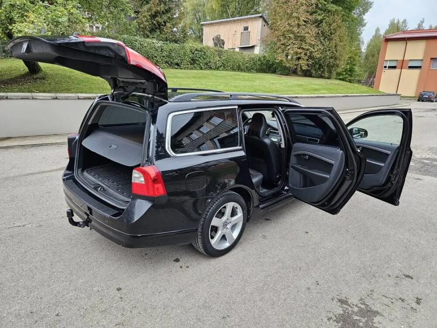 Черный Вольво В70 2010 в Екабпилс, объемом двигателя 2.40 л и пробегом 292 тыс. км за 5850 €, фото 21 на AUTOMOTO.COM.LV