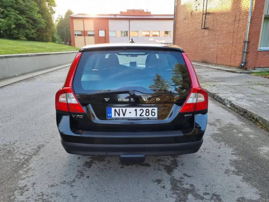 Black Volvo V70 2010 in Jekabpils, with an engine capacity of 2.40 L and mileage of 289 thousand km for 6250 €, photo 9 on AUTOMOTO.COM.LV