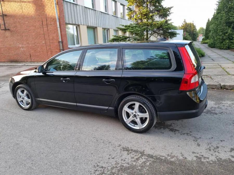 Black Volvo V70 2010 in Jekabpils, with an engine capacity of 2.40 L and mileage of 289 thousand km for 6250 €, photo 11 on AUTOMOTO.COM.LV