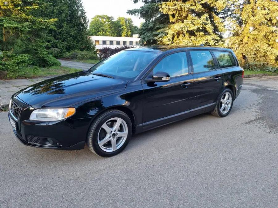 Black Volvo V70 2010 in Jekabpils, with an engine capacity of 2.40 L and mileage of 289 thousand km for 6250 €, photo 13 on AUTOMOTO.COM.LV