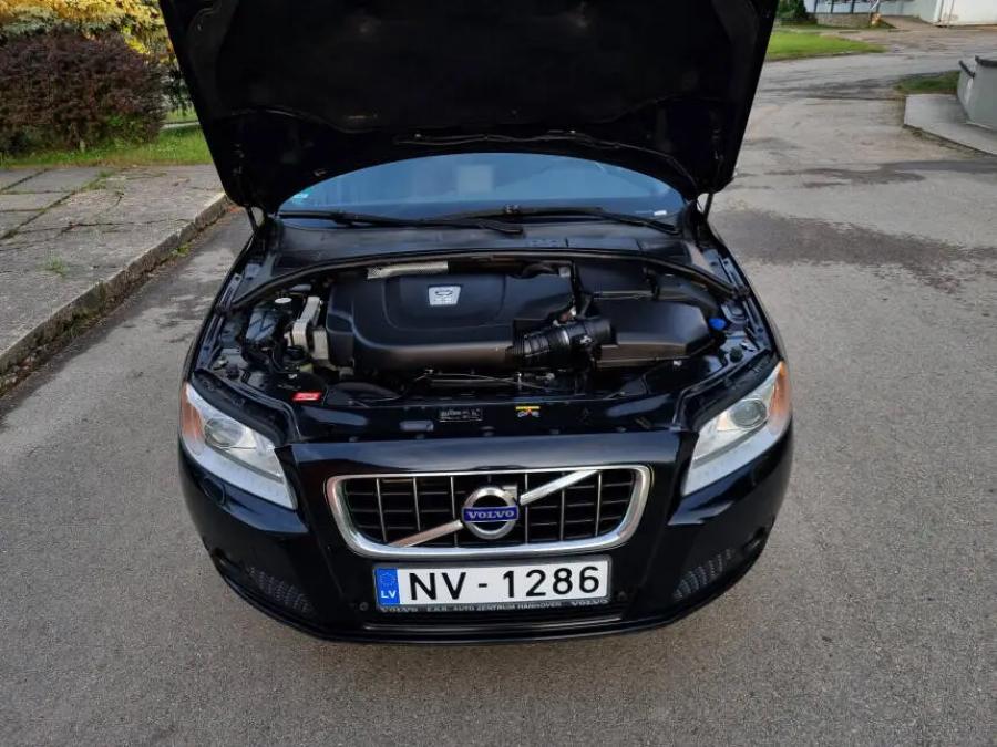 Black Volvo V70 2010 in Jekabpils, with an engine capacity of 2.40 L and mileage of 289 thousand km for 6250 €, photo 26 on AUTOMOTO.COM.LV