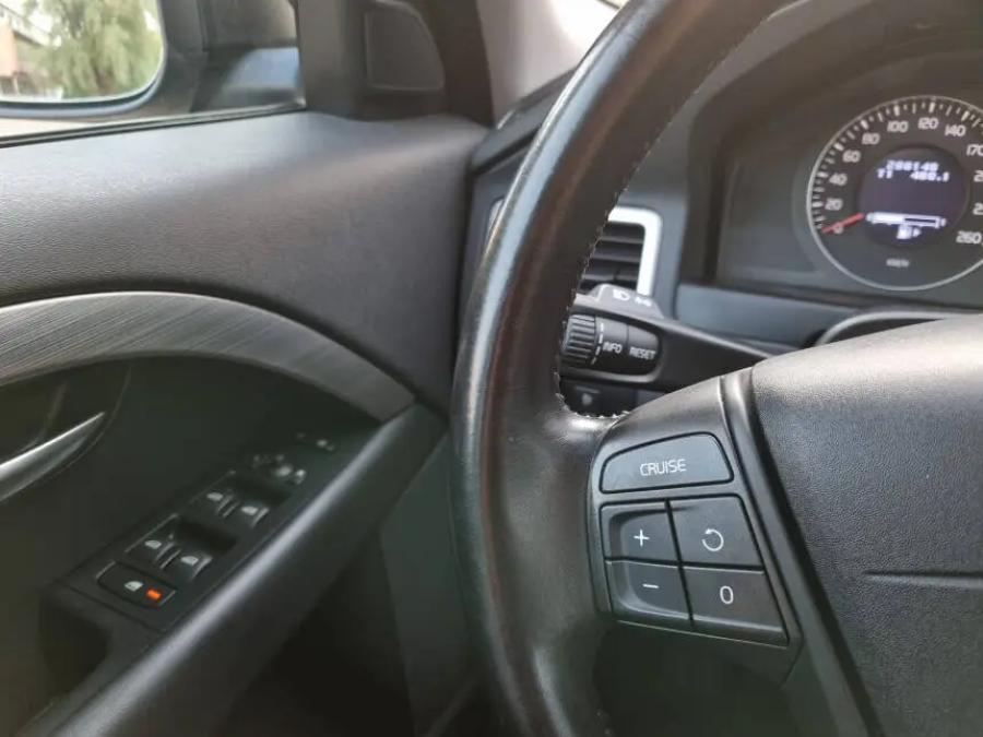 Black Volvo V70 2010 in Jekabpils, with an engine capacity of 2.40 L and mileage of 289 thousand km for 6250 €, photo 33 on AUTOMOTO.COM.LV