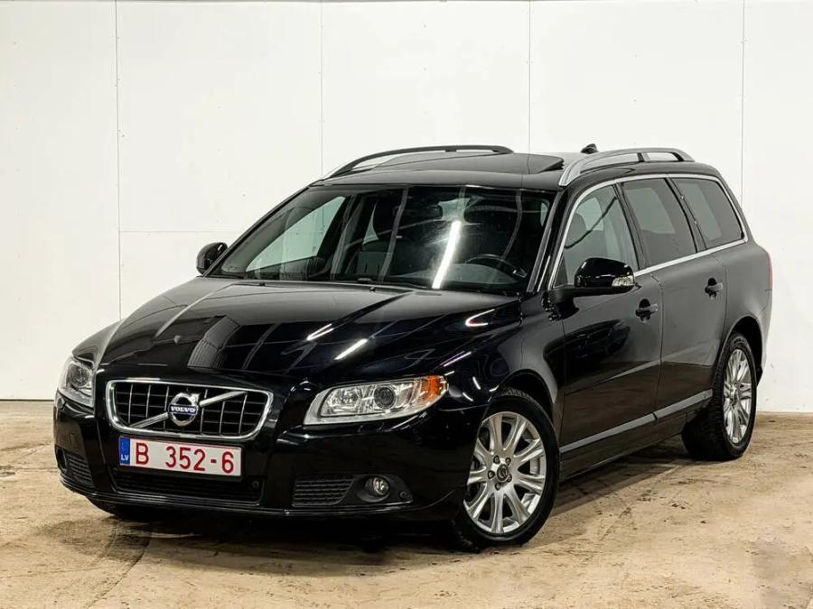 Black Volvo V70 2010 in Jurmala, with an engine capacity of 2.00 L and mileage of 293 thousand km for 6750 €, photo 1 on AUTOMOTO.COM.LV