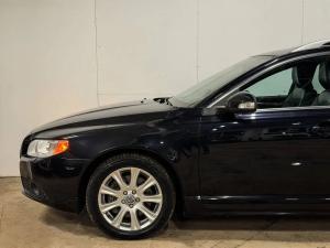 Black Volvo V70 2010 in Jurmala, with an engine capacity of 2.00 L and mileage of 293 thousand km for 6750 €, photo 15 on AUTOMOTO.COM.LV