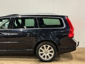 Black Volvo V70 2010 in Jurmala, with an engine capacity of 2.00 L and mileage of 293 thousand km for 6750 €, photo 16 on AUTOMOTO.COM.LV