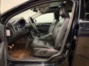 Black Volvo V70 2010 in Jurmala, with an engine capacity of 2.00 L and mileage of 293 thousand km for 6750 €, photo 17 on AUTOMOTO.COM.LV