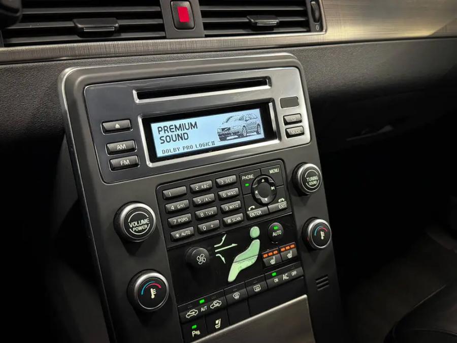 Black Volvo V70 2010 in Jurmala, with an engine capacity of 2.00 L and mileage of 293 thousand km for 6750 €, photo 25 on AUTOMOTO.COM.LV