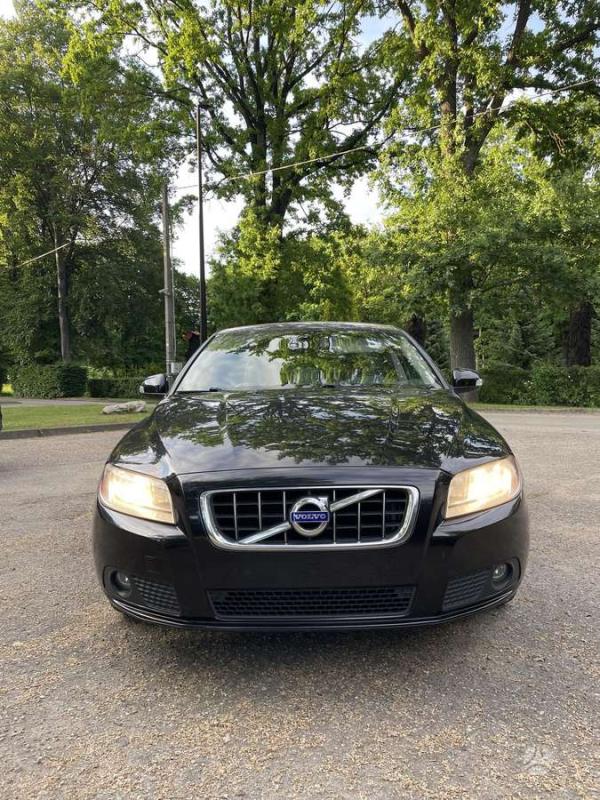 Черный Вольво В70 2010 в Алитус, объемом двигателя 2.00 л и пробегом 331 тыс. км за 3750 €, фото 9 на AUTOMOTO.COM.LV