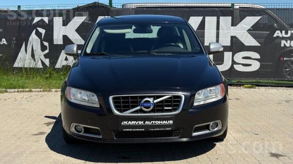 Melns Volvo V70 2010 Liepāja, ar dzinēja tilpumu 2.00 L un nobraukumu 385 tūkst. km par 4950 €, foto 1 vietnē AUTOMOTO.COM.LV