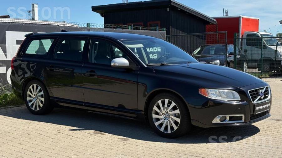 Melns Volvo V70 2010 Liepāja, ar dzinēja tilpumu 2.00 L un nobraukumu 385 tūkst. km par 4950 €, foto 3 vietnē AUTOMOTO.COM.LV