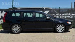 Melns Volvo V70 2010 Liepāja, ar dzinēja tilpumu 2.00 L un nobraukumu 385 tūkst. km par 4950 €, foto 4 vietnē AUTOMOTO.COM.LV